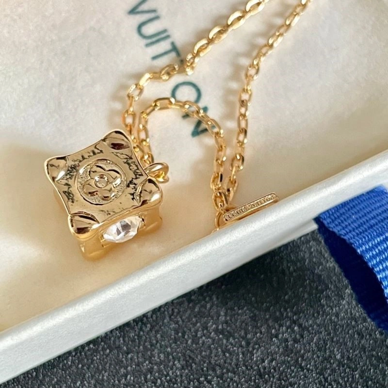 Cut-rate Louis Vuitton Necklaces