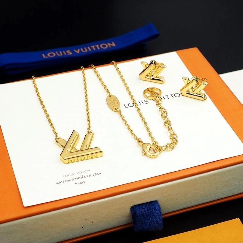 Legit Louis Vuitton Necklaces