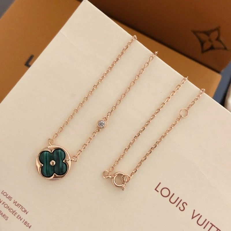 Bargain Louis Vuitton Necklaces