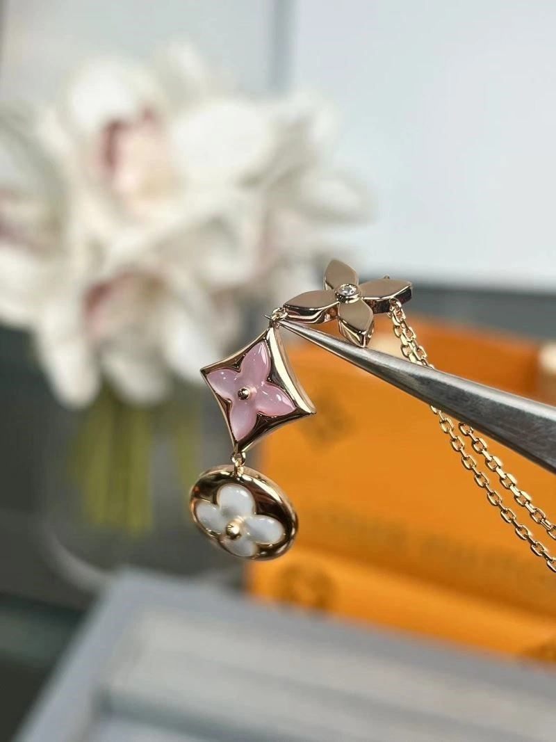 Factory-made Louis Vuitton Necklaces