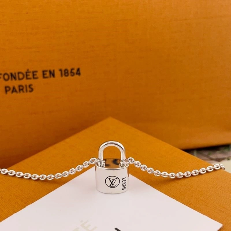 Indistinguishable Louis Vuitton Necklaces