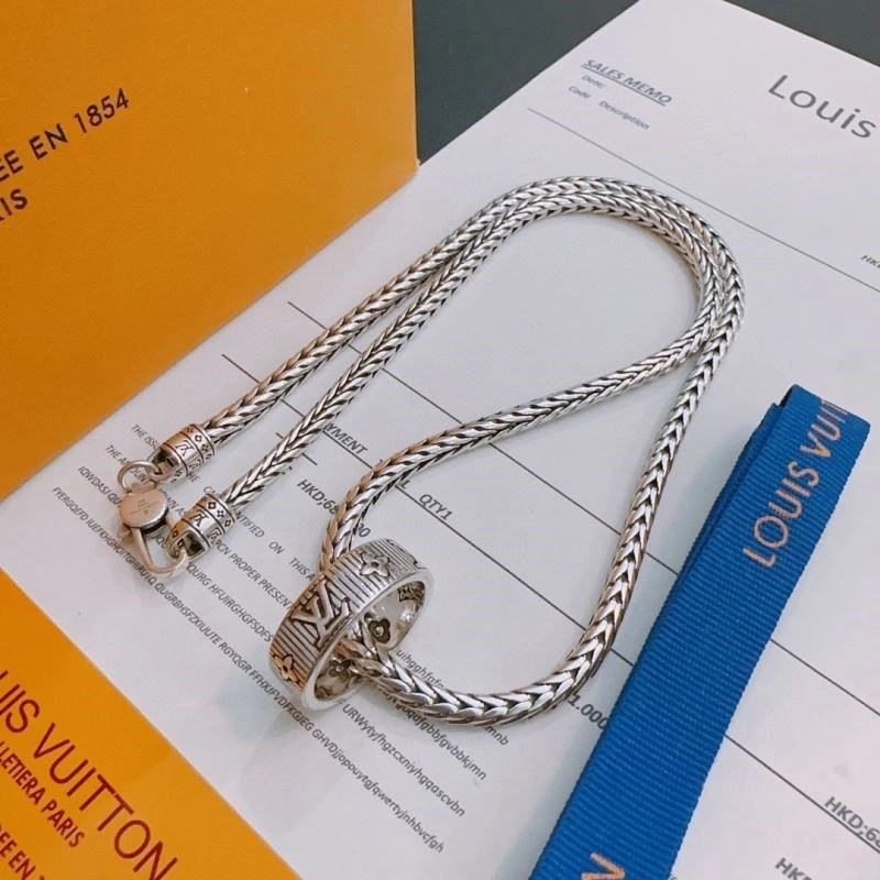 Low-cost Louis Vuitton Necklaces
