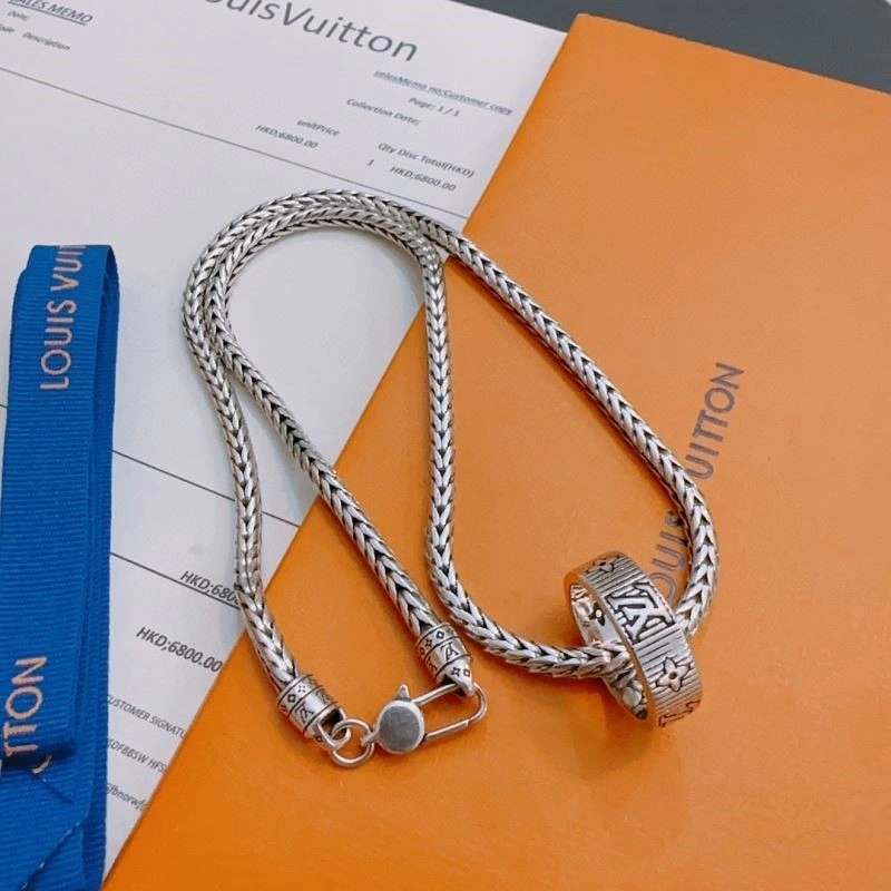 Low-cost Louis Vuitton Necklaces