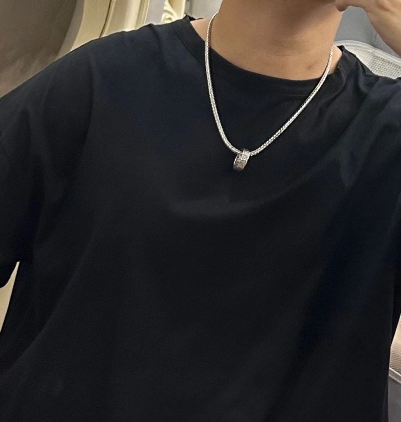Low-cost Louis Vuitton Necklaces