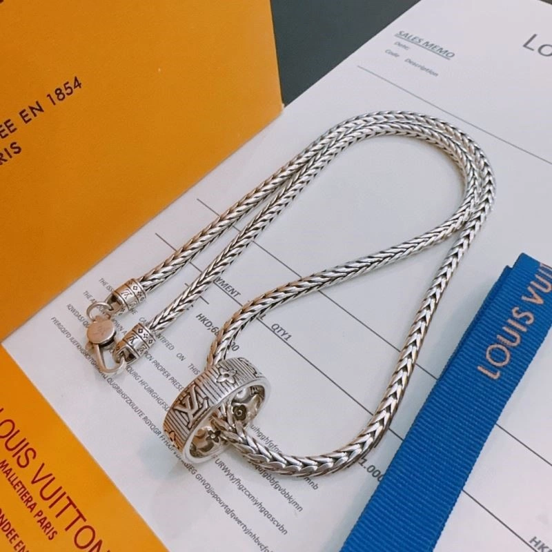 Low-cost Louis Vuitton Necklaces