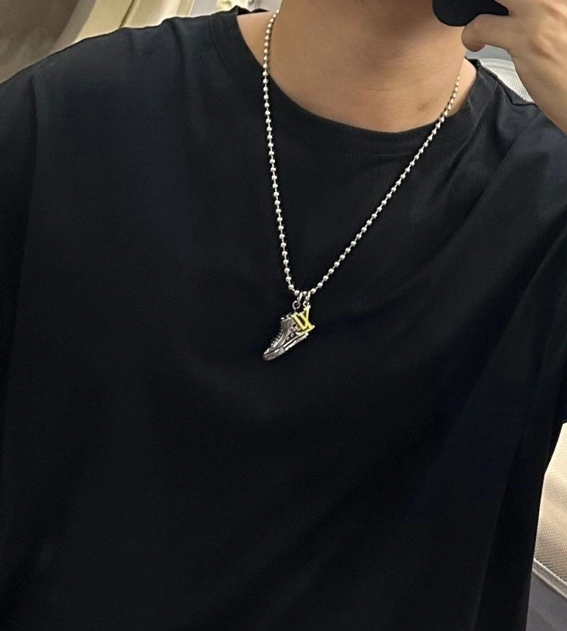Accurate model Louis Vuitton Necklaces