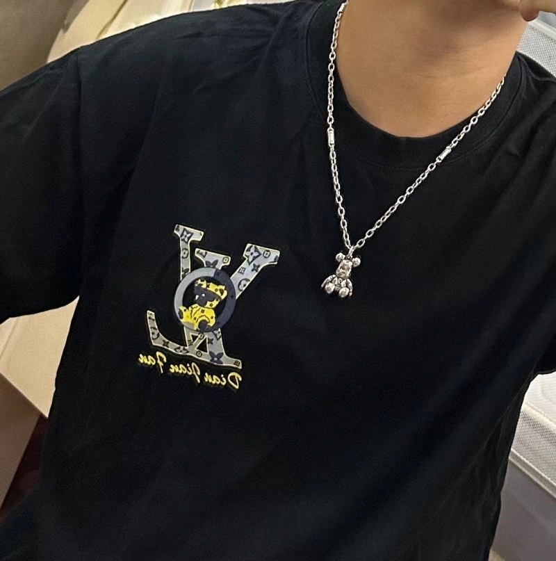 Mirror quality Louis Vuitton Necklaces