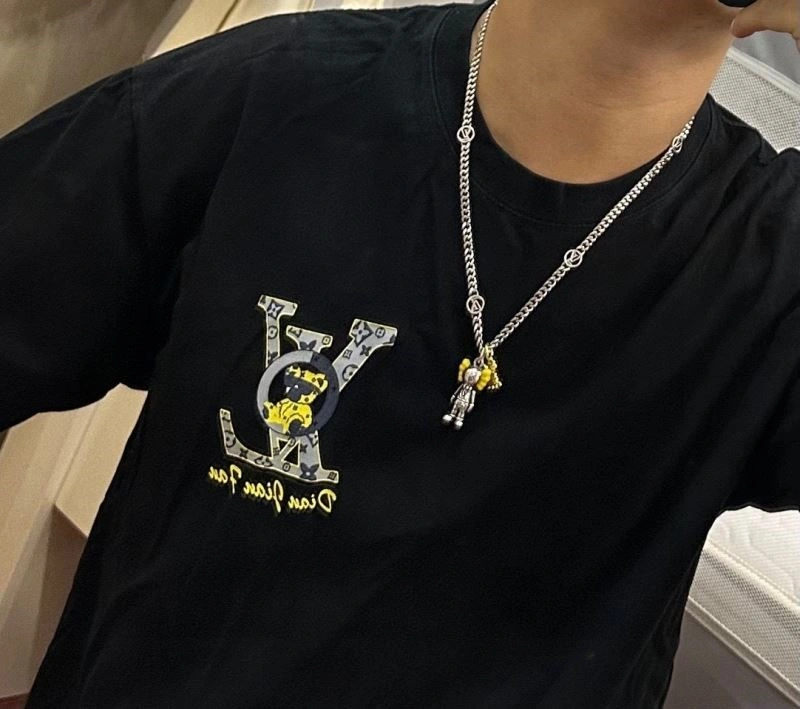 Exact replica Louis Vuitton Necklaces