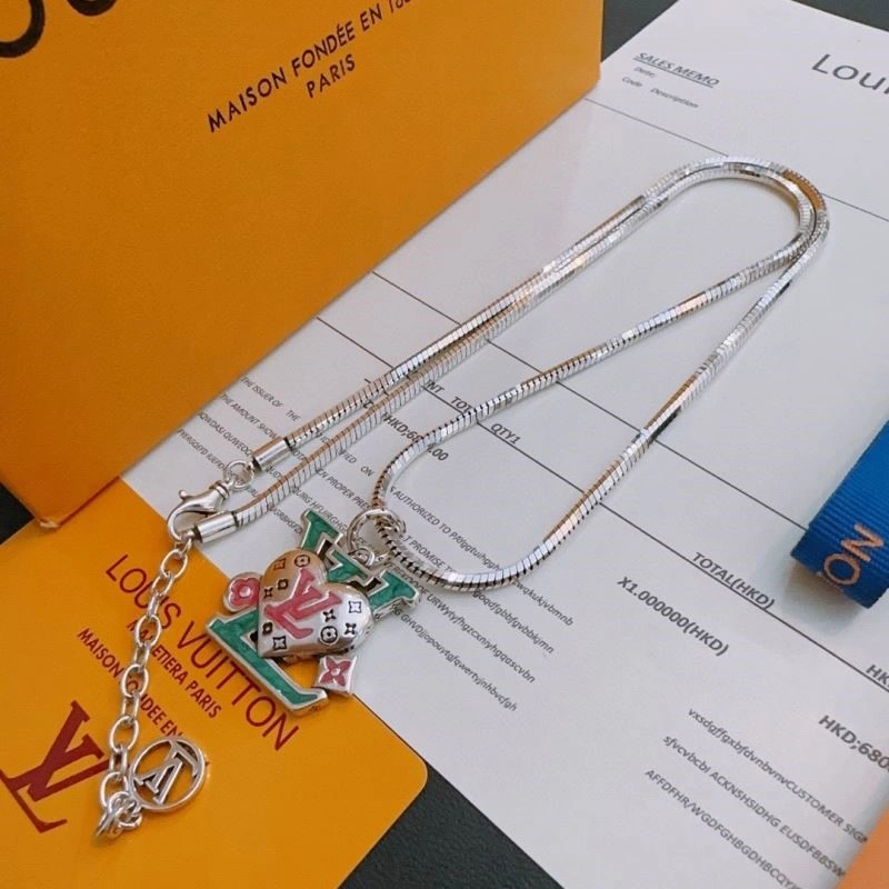 Top mirror Louis Vuitton Necklaces