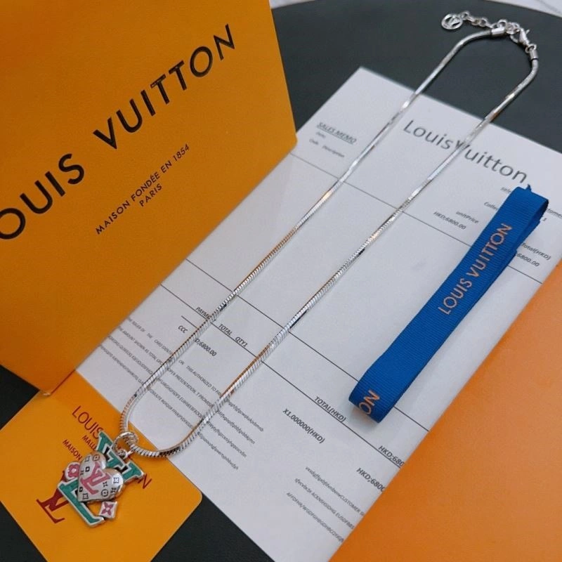 Top mirror Louis Vuitton Necklaces