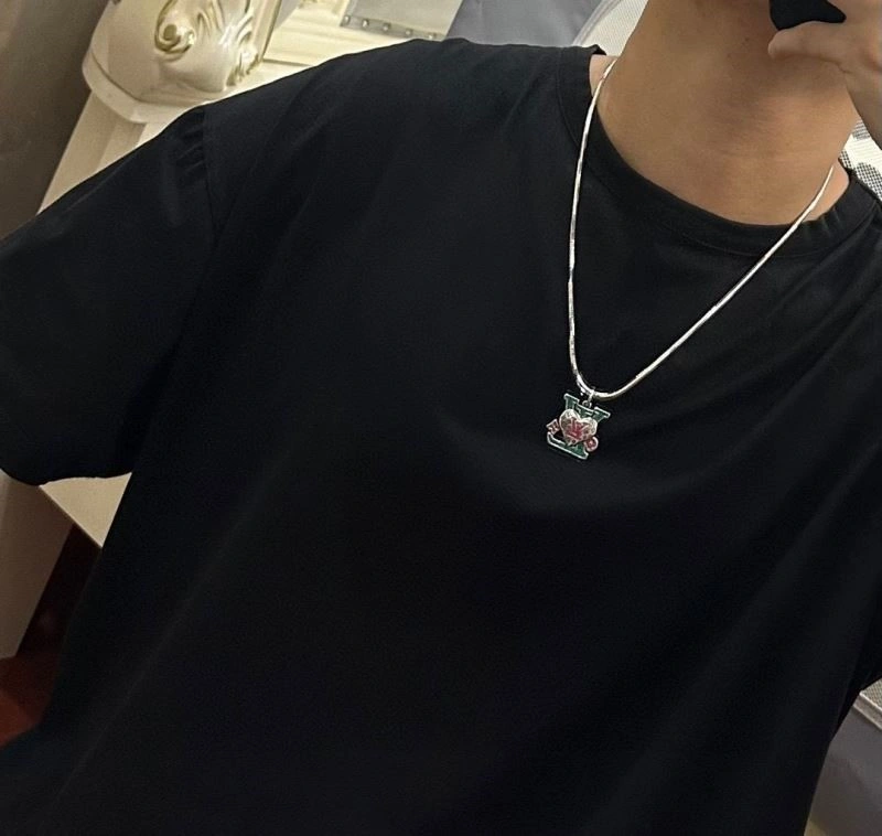 Top mirror Louis Vuitton Necklaces