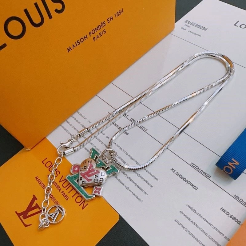 Top mirror Louis Vuitton Necklaces