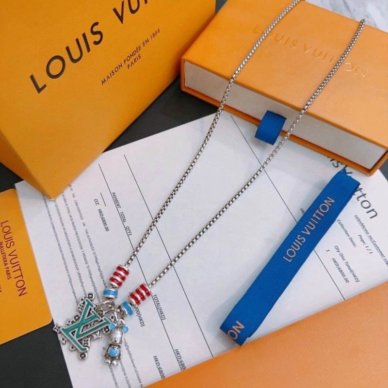 Accurate model Louis Vuitton Necklaces
