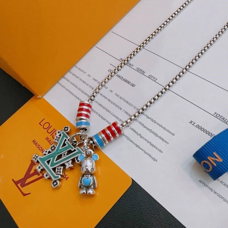 Accurate model Louis Vuitton Necklaces