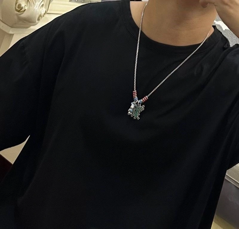 Accurate model Louis Vuitton Necklaces