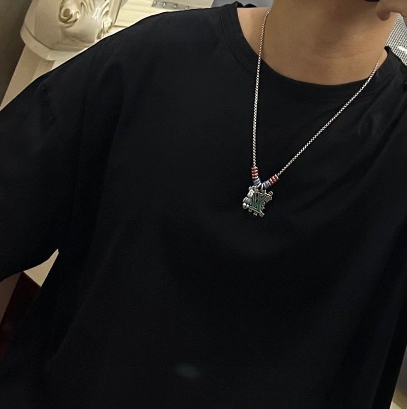 Accurate model Louis Vuitton Necklaces