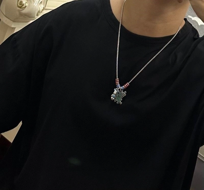 Accurate model Louis Vuitton Necklaces