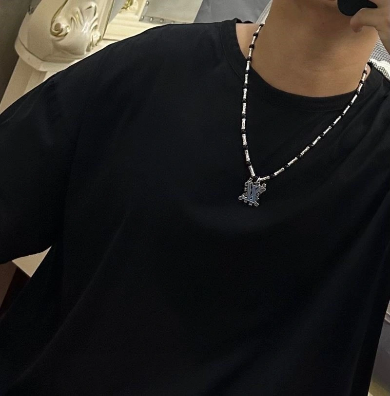 High accuracy Louis Vuitton Necklaces
