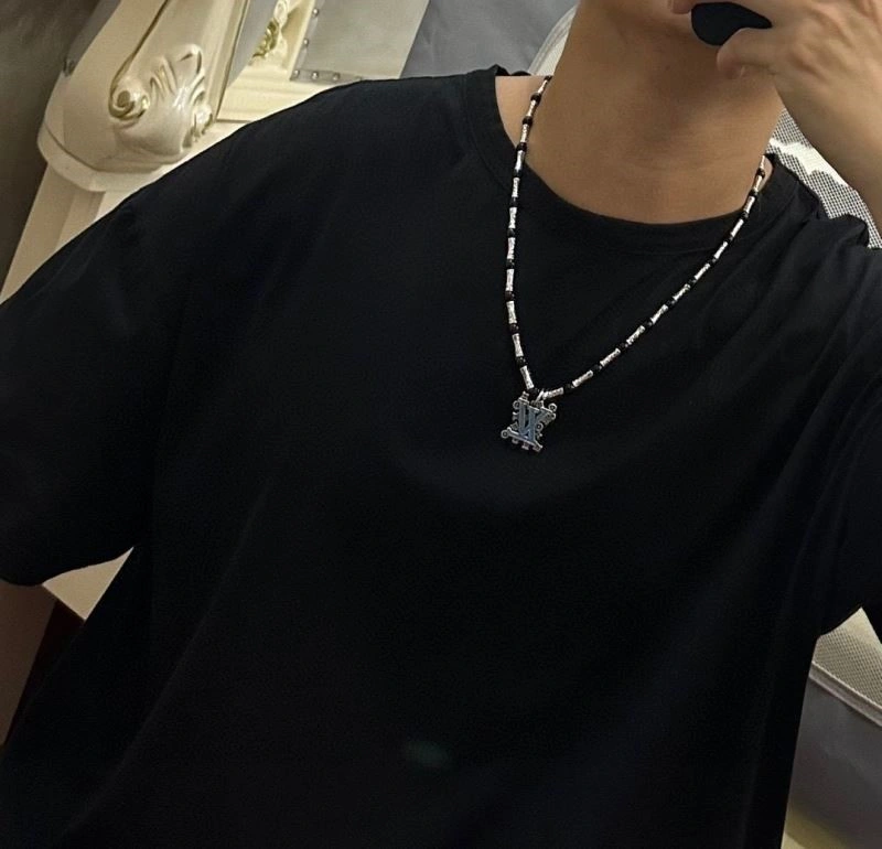 High accuracy Louis Vuitton Necklaces