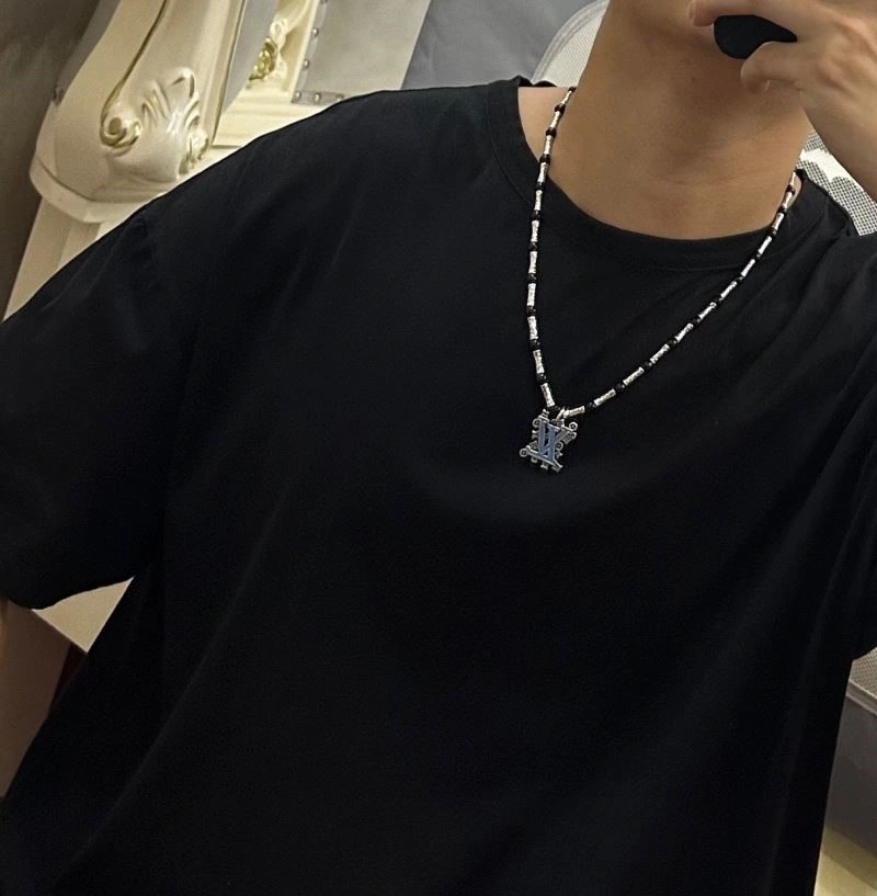 High accuracy Louis Vuitton Necklaces