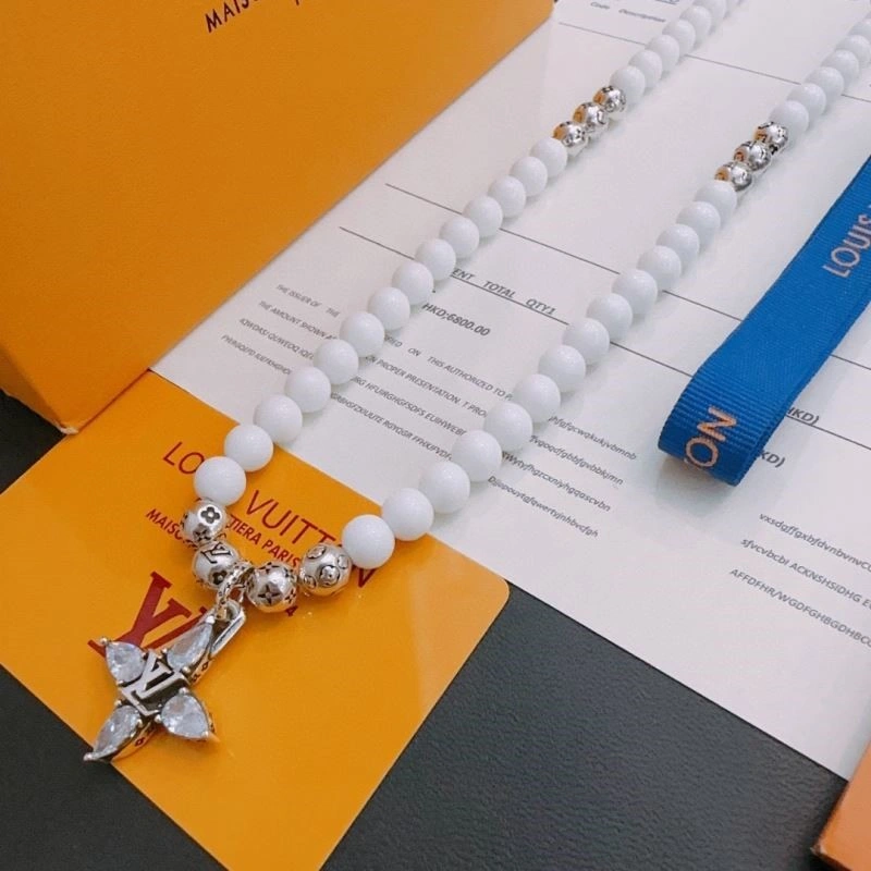 Accurate model Louis Vuitton Necklaces