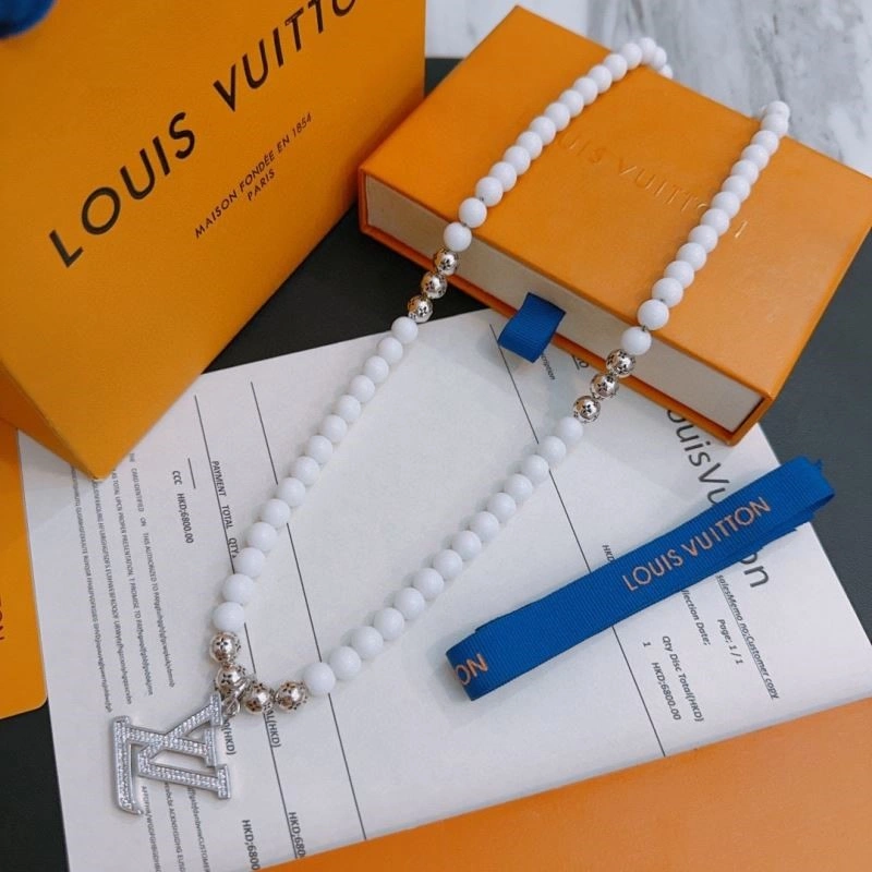 Top mirror Louis Vuitton Necklaces
