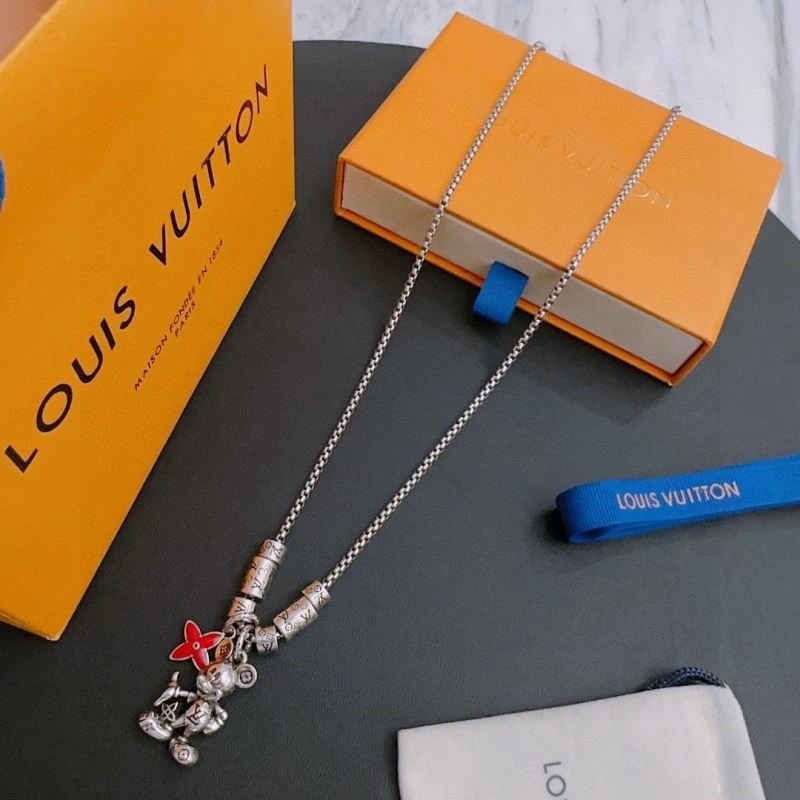Bargain Louis Vuitton Necklaces