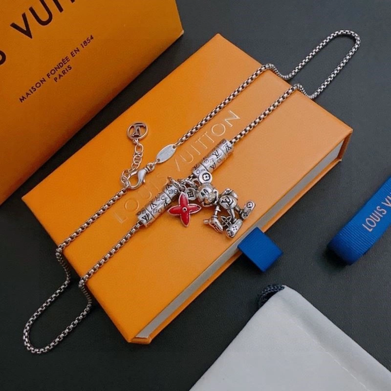 Bargain Louis Vuitton Necklaces