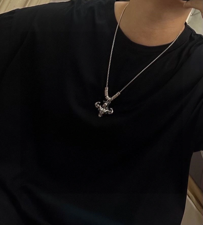 Perfect replica Louis Vuitton Necklaces