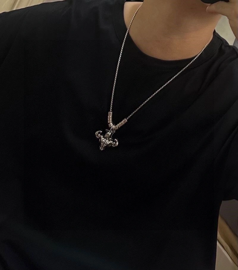 Perfect replica Louis Vuitton Necklaces