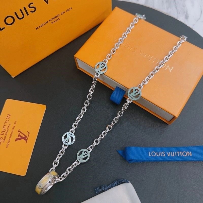 Bargain Louis Vuitton Necklaces