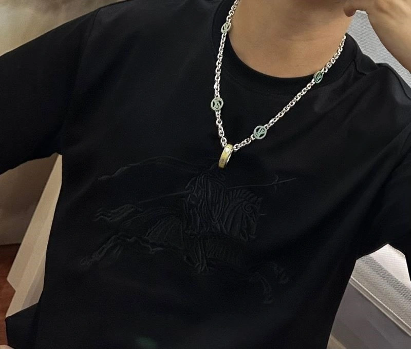 Bargain Louis Vuitton Necklaces