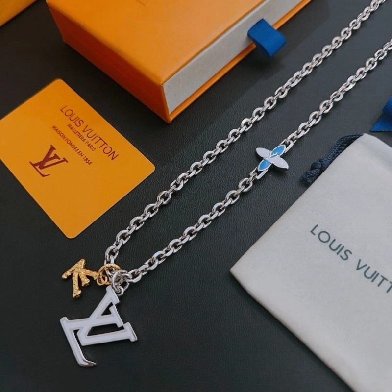 Inexpensive Louis Vuitton Necklaces