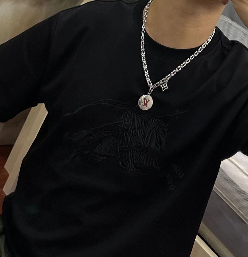 Reasonably priced Louis Vuitton Necklaces