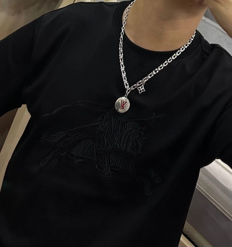 Reasonably priced Louis Vuitton Necklaces