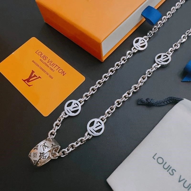 Low-cost Louis Vuitton Necklaces