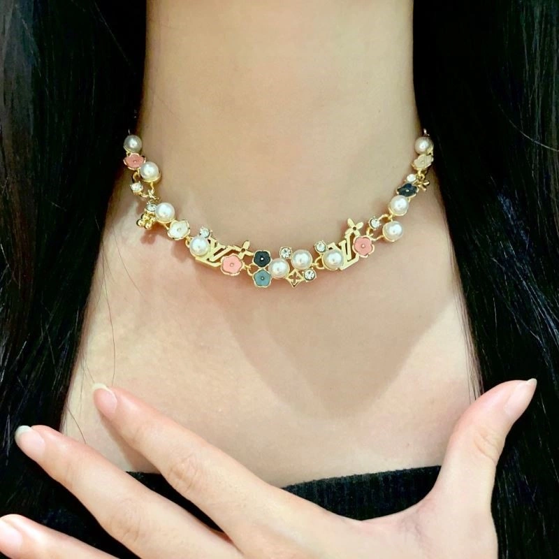 Inexpensive Louis Vuitton Necklaces