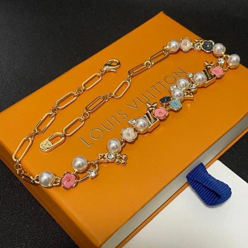 Inexpensive Louis Vuitton Necklaces