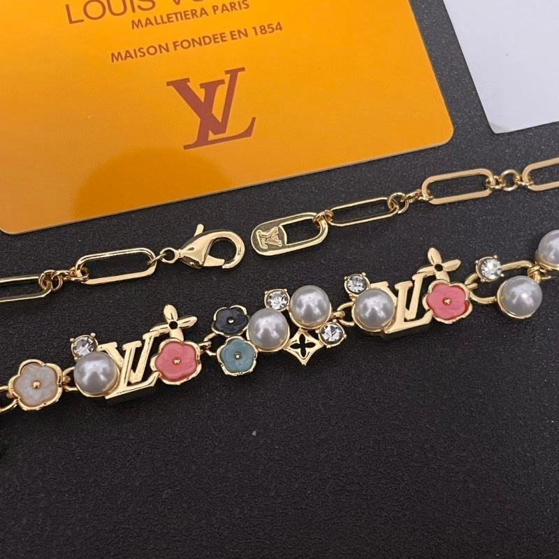 Inexpensive Louis Vuitton Necklaces