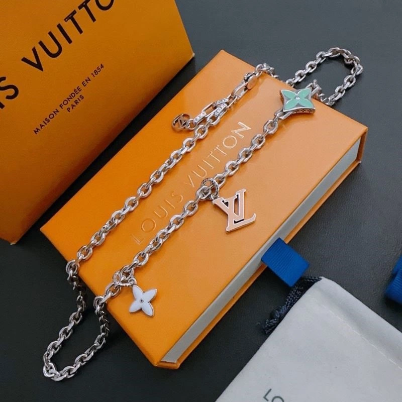 Factory-made Louis Vuitton Necklaces