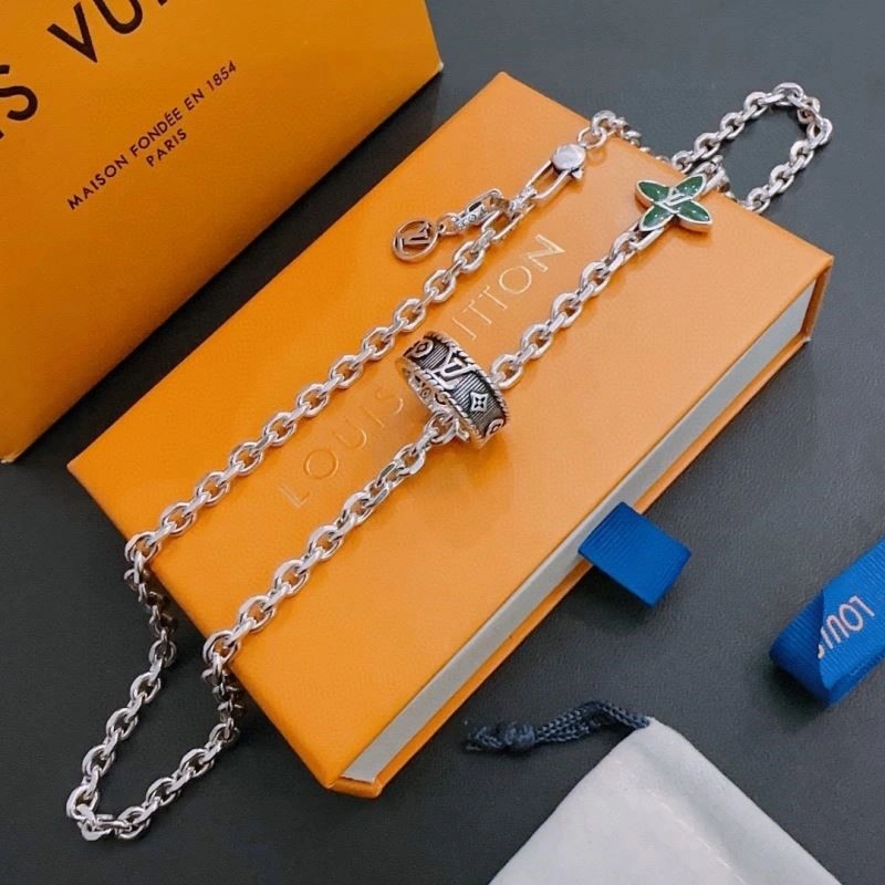 Indistinguishable Louis Vuitton Necklaces