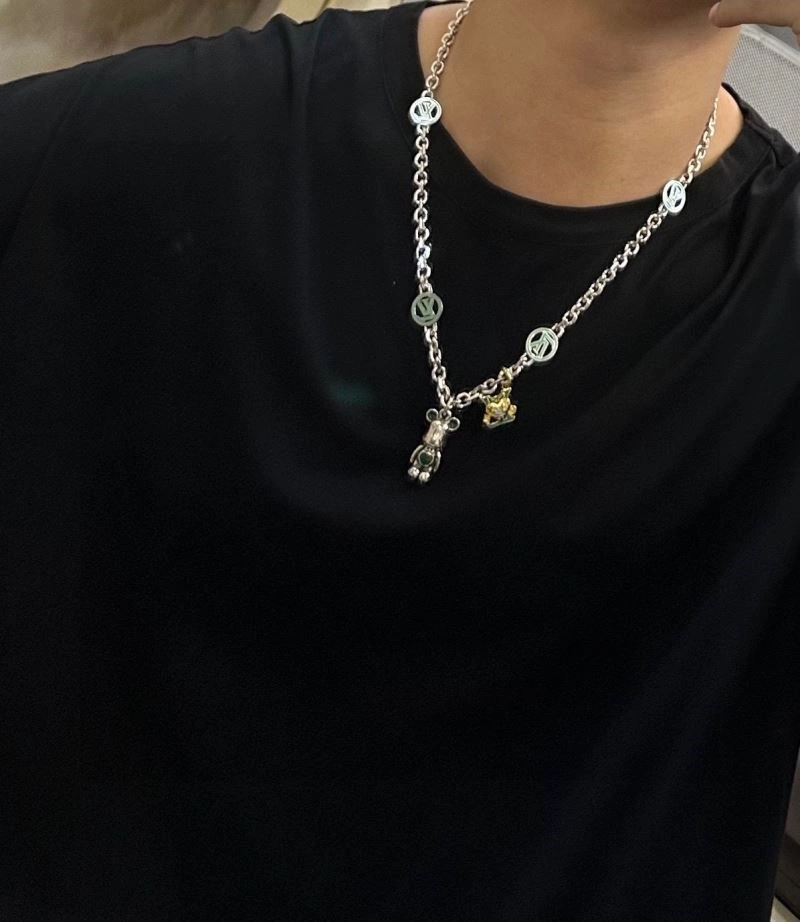 Brand-authenticated Louis Vuitton Necklaces