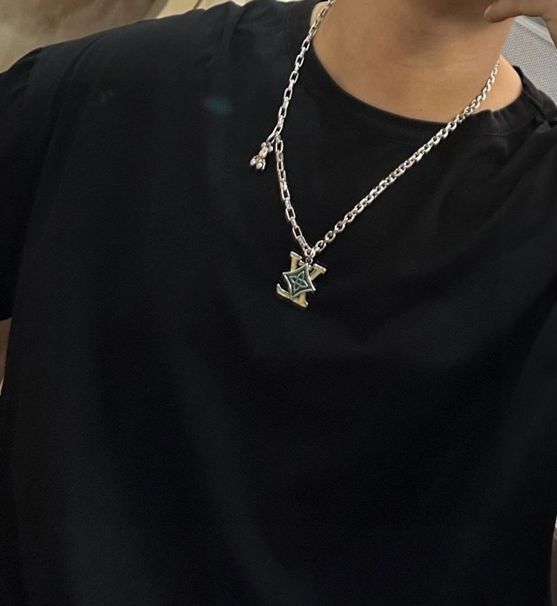 Mirror quality Louis Vuitton Necklaces