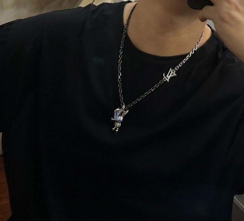 Exact replica Louis Vuitton Necklaces