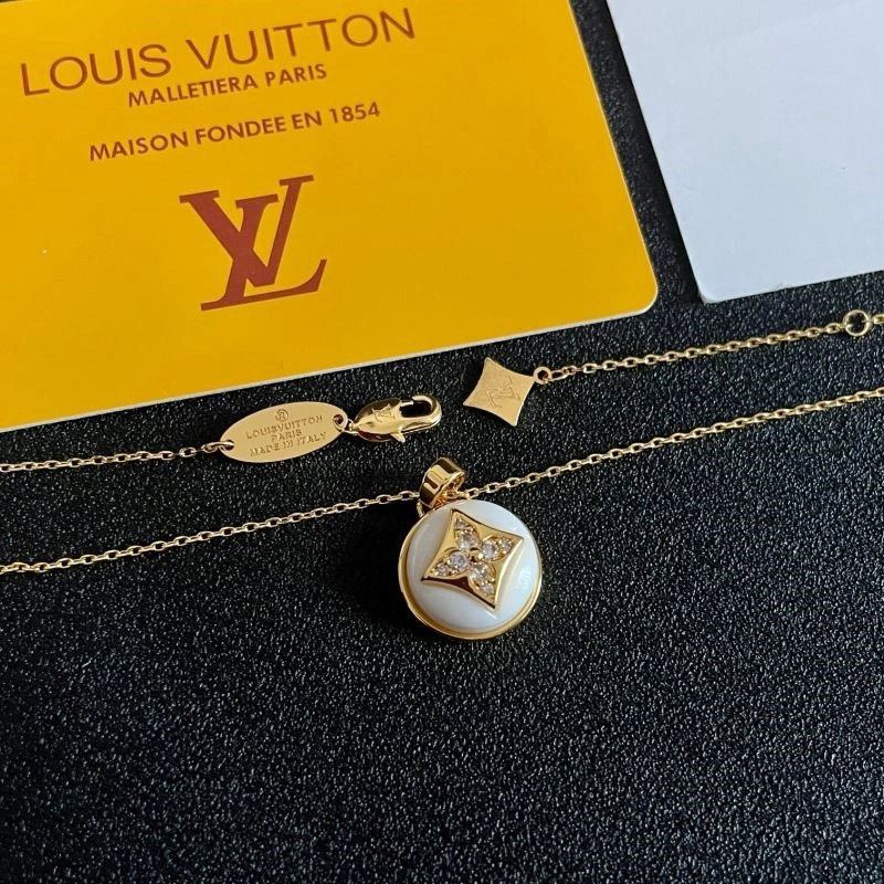 Bargain Louis Vuitton Necklaces