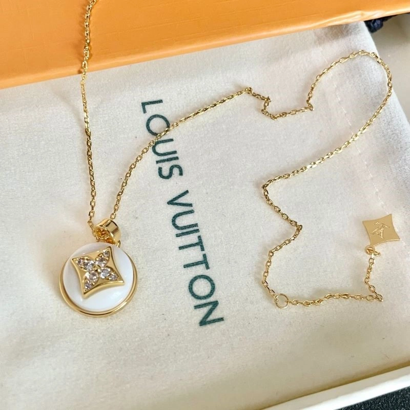 Bargain Louis Vuitton Necklaces