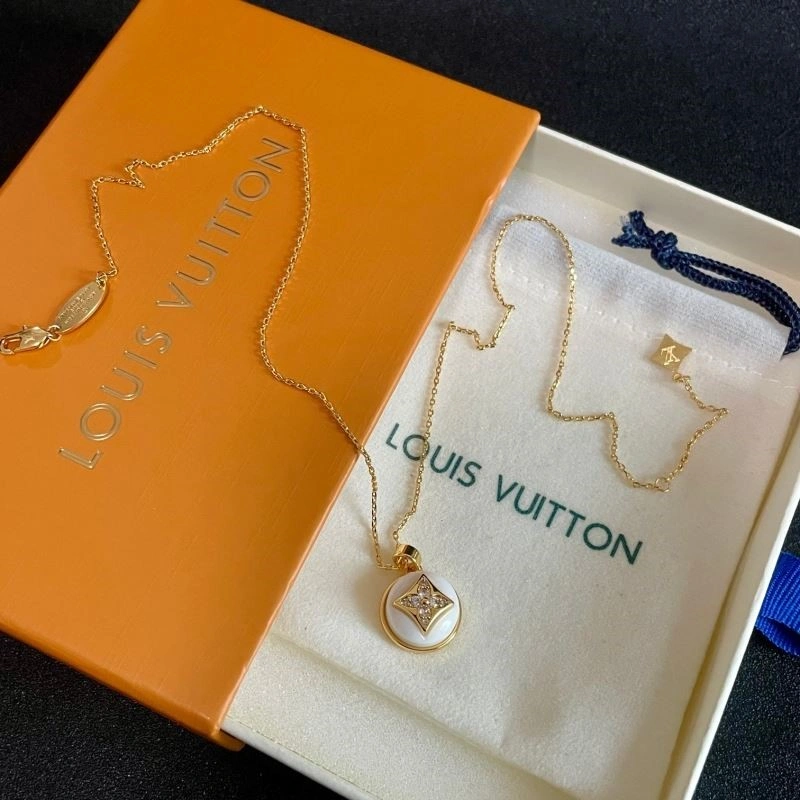 Bargain Louis Vuitton Necklaces