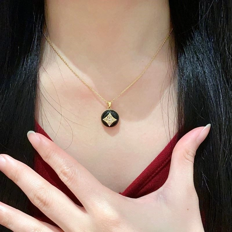 Factory-made Louis Vuitton Necklaces