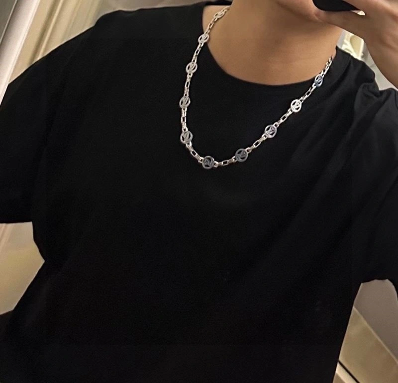 Exact replica Louis Vuitton Necklaces