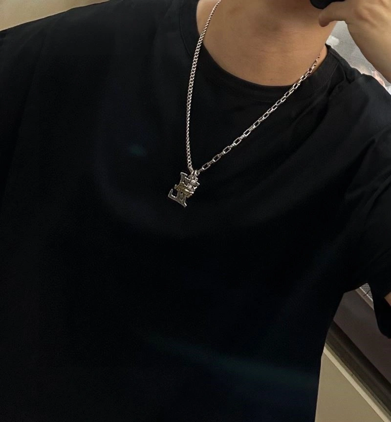 High accuracy Louis Vuitton Necklaces